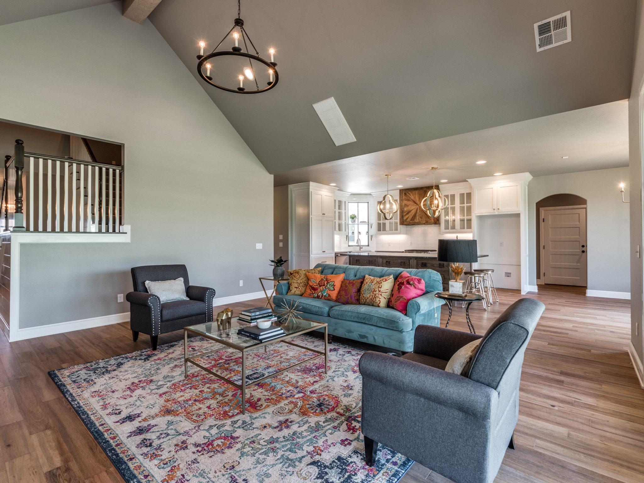 Hillside Farmhouse - Oak & Willow